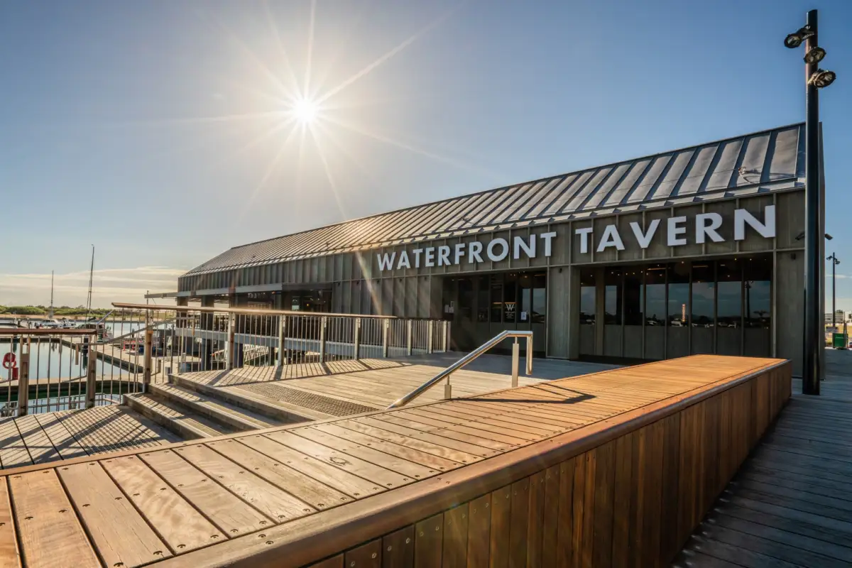 The Waterfront Tavern in Shell Cove - The Fold: Your Guide to ...